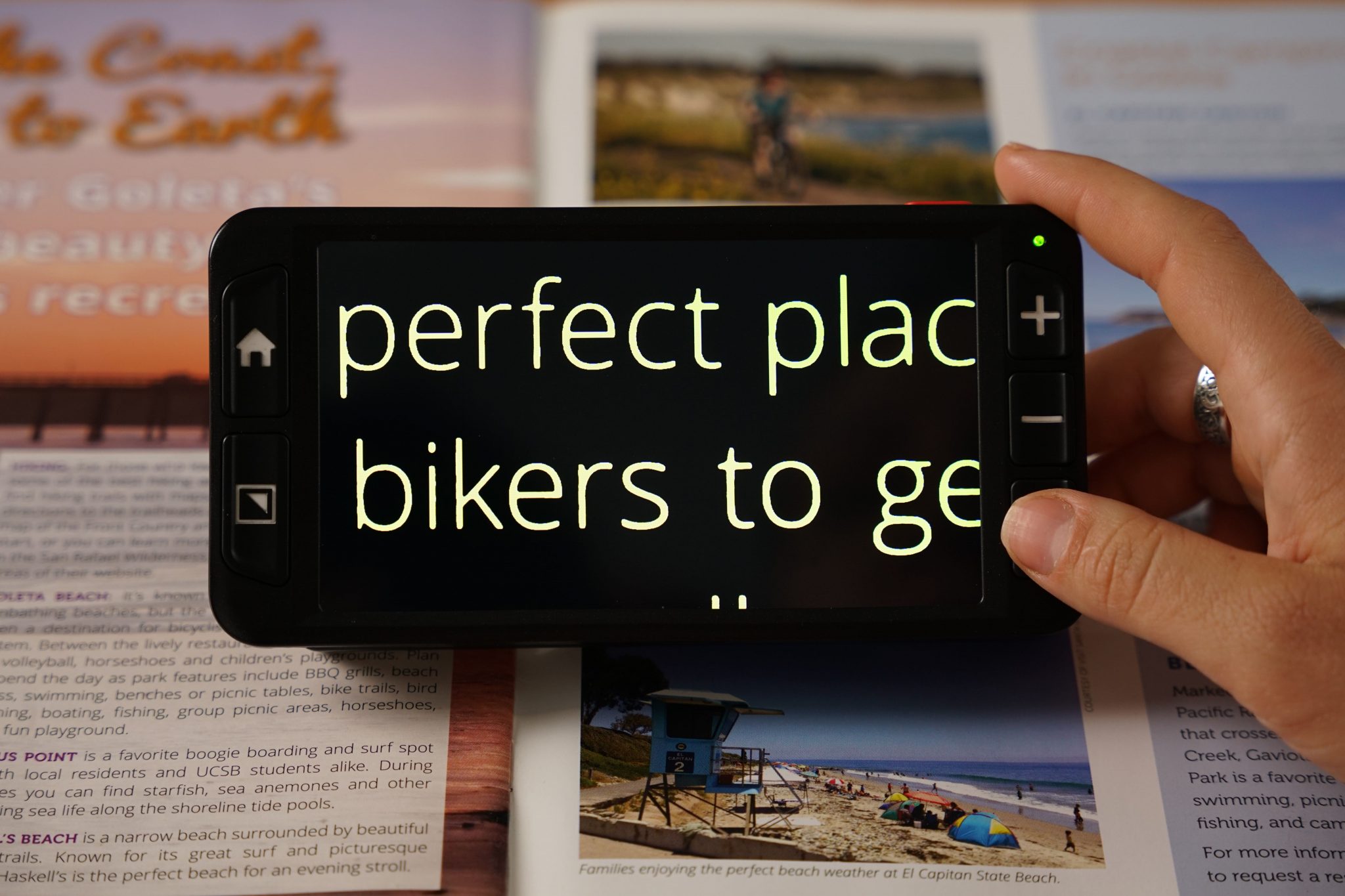 LUNA 6 - Zoomax Low Vision Aids